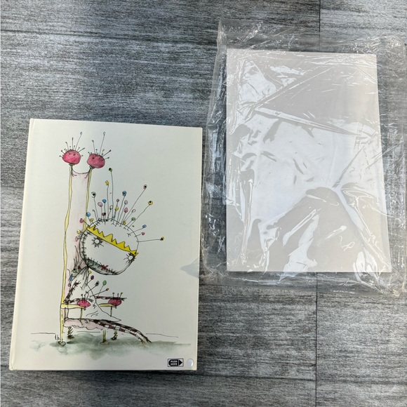 tim burton | Other | Tim Burtons Tragic Thoughts Journal Pin Cushion Queen 203 Nonworking Lights ...
